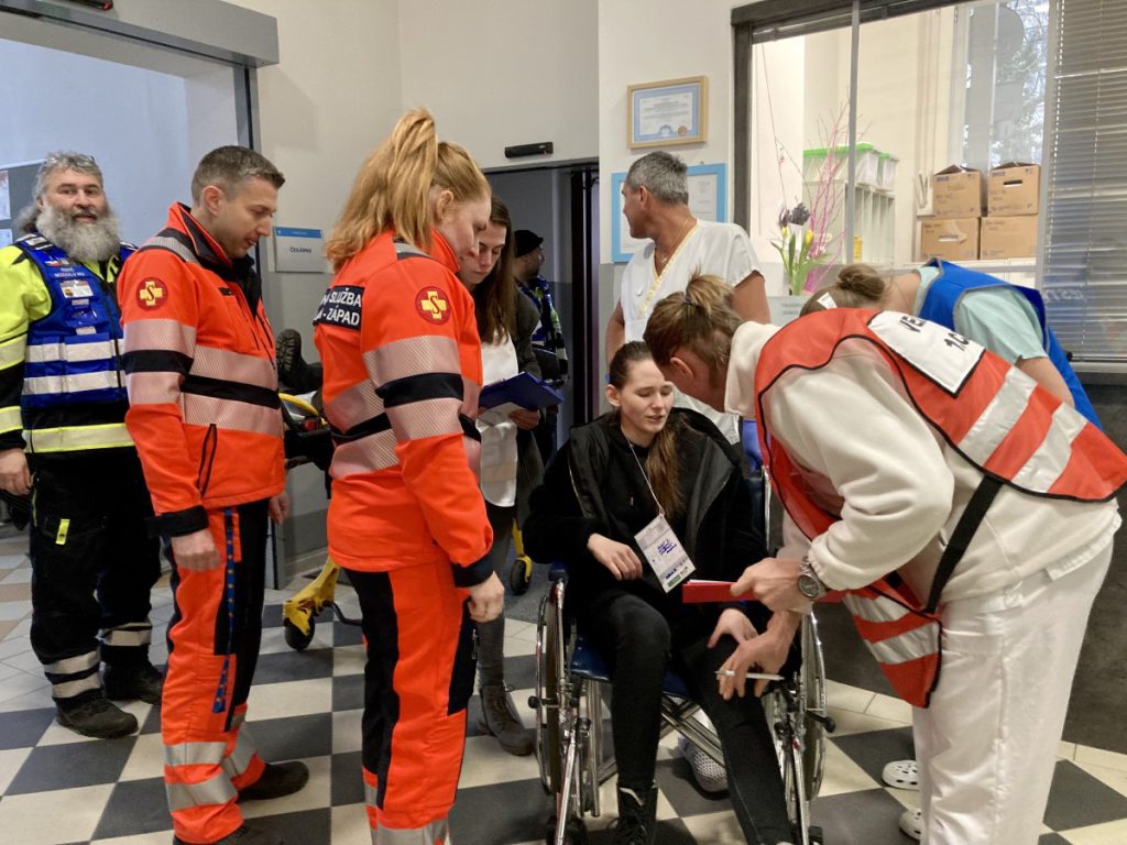 VFN aktivovala traumaplán – Všeobecná fakultní nemocnice v Praze